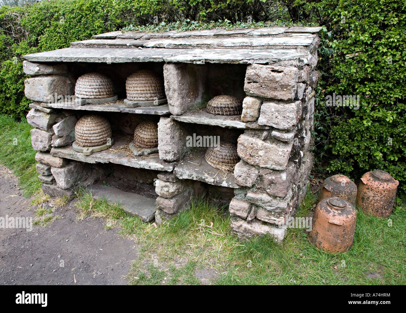 Bee skeps hi-res stock photography and images - Alamy