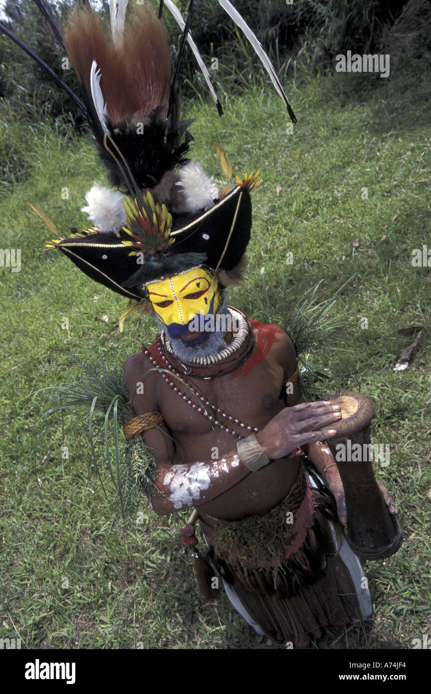 Papua new guinea music musical instrument hi-res stock photography and ...