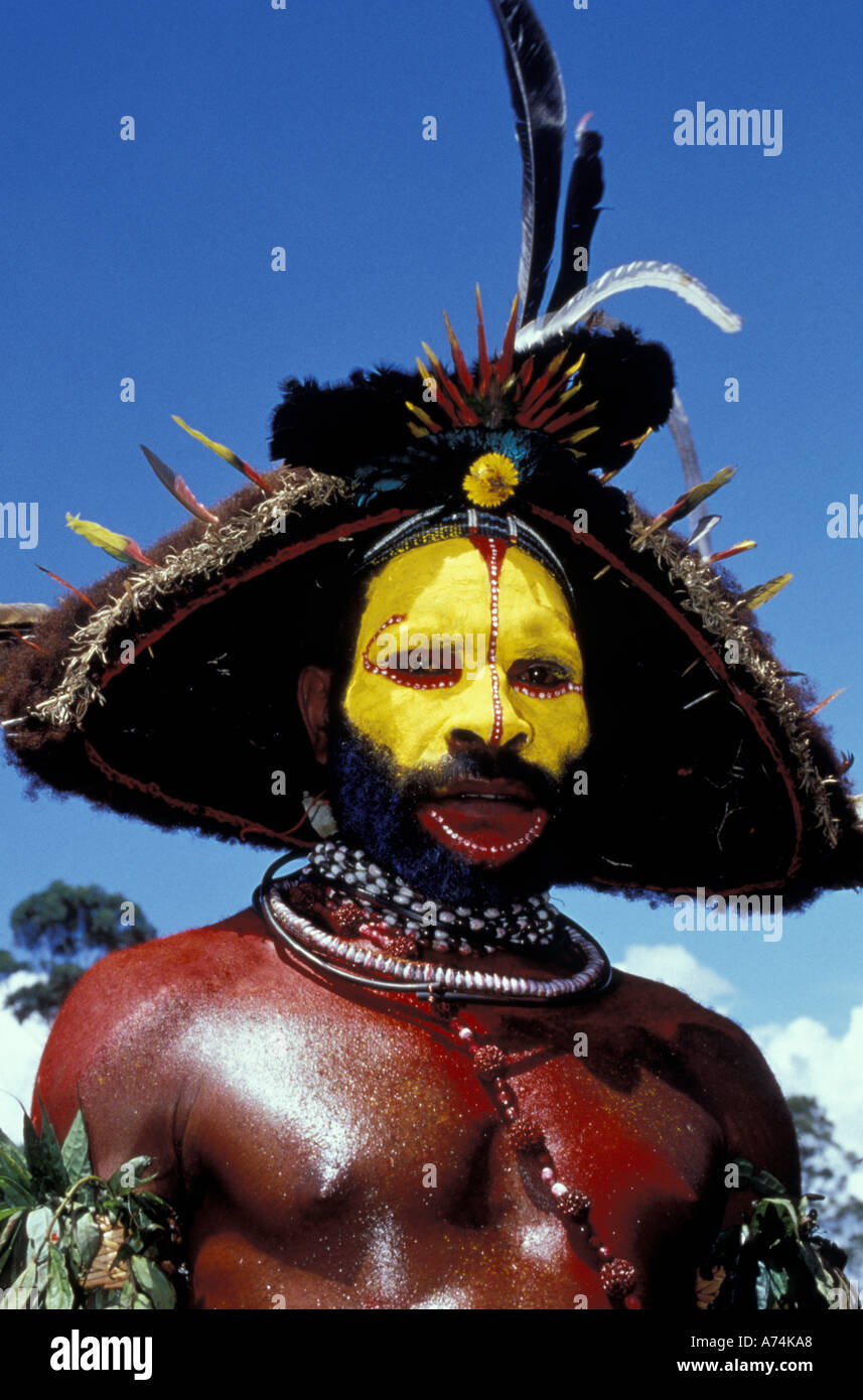Asia, Papua New Guinea. Mount Hagen cultural show. Yellow faced Huli ...