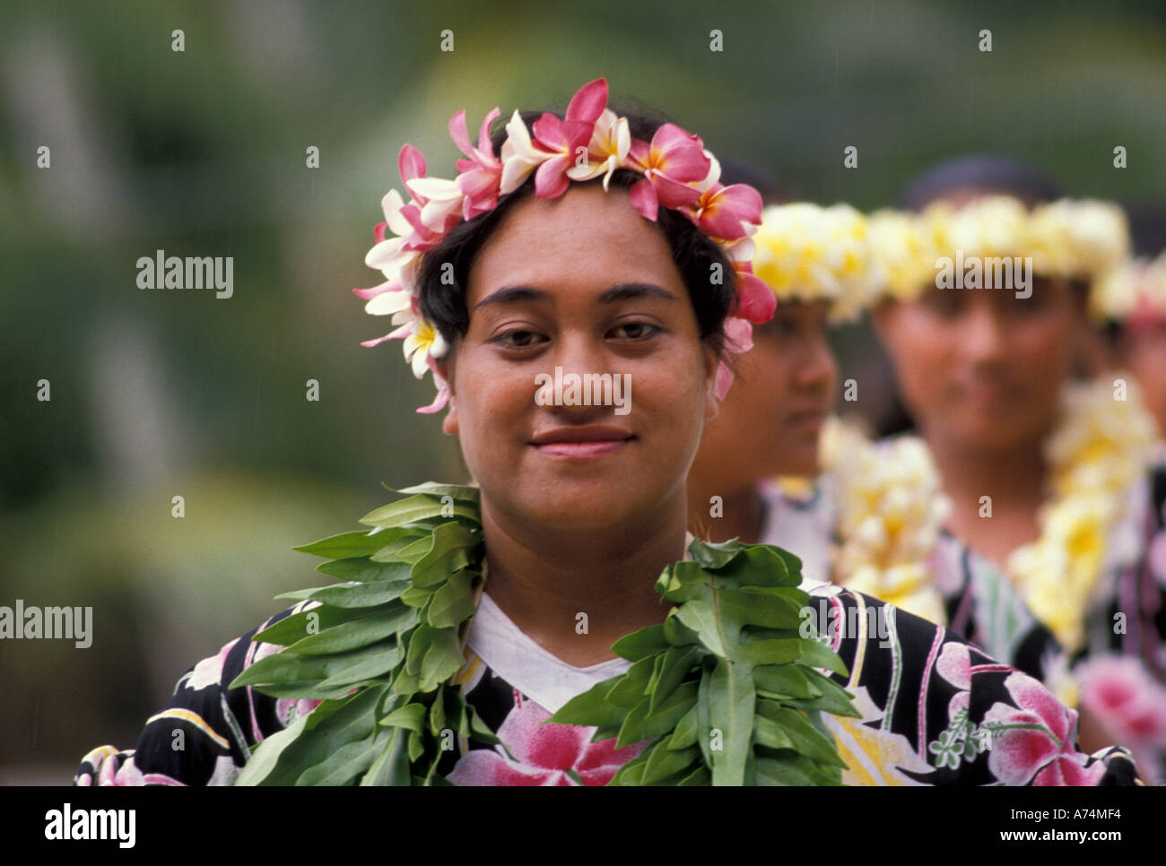Traditional cook islands lei hi-res stock photography and images - Alamy