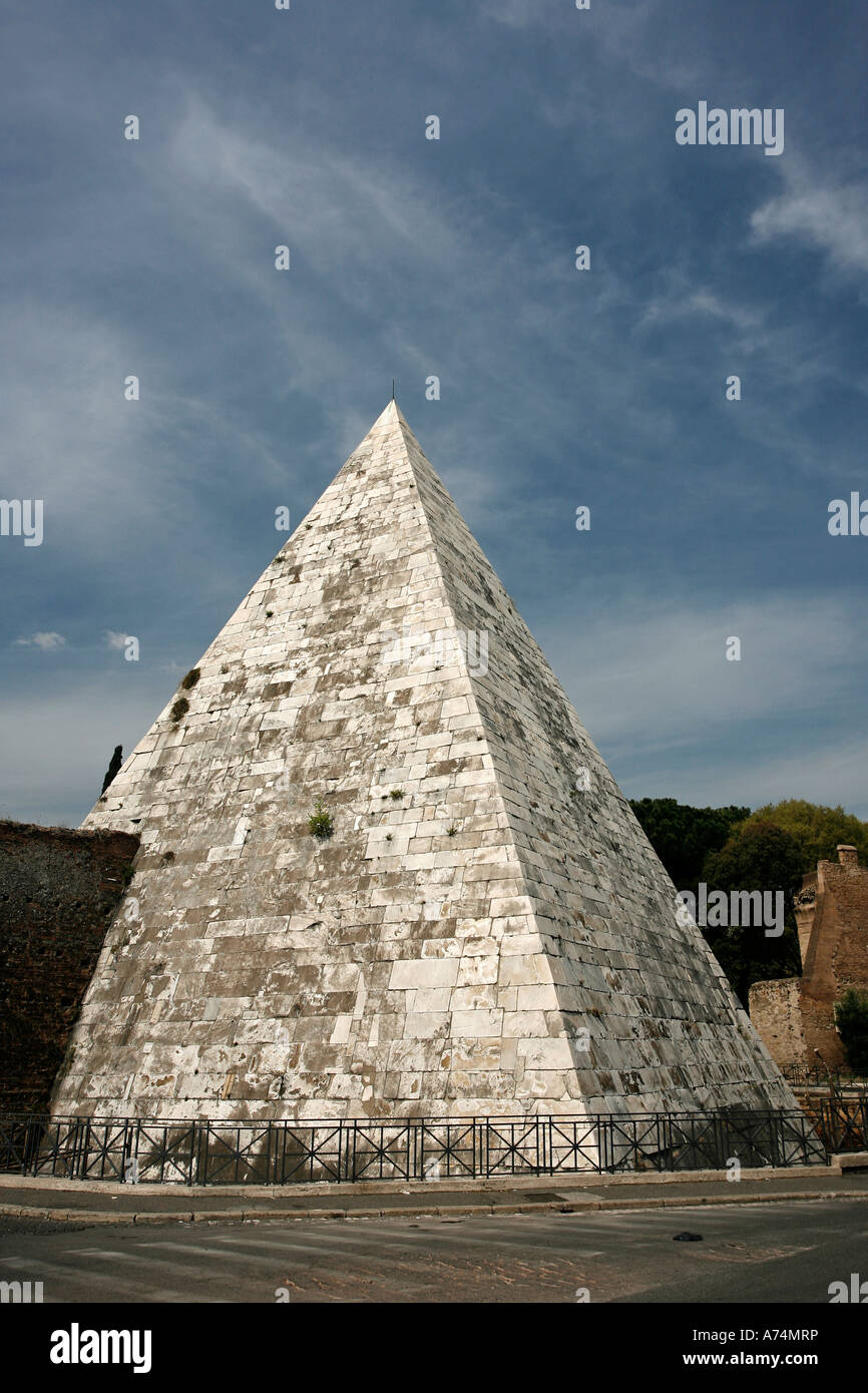 Pyramid of Gaius Cestius Rome Italy Europe Stock Photo - Alamy