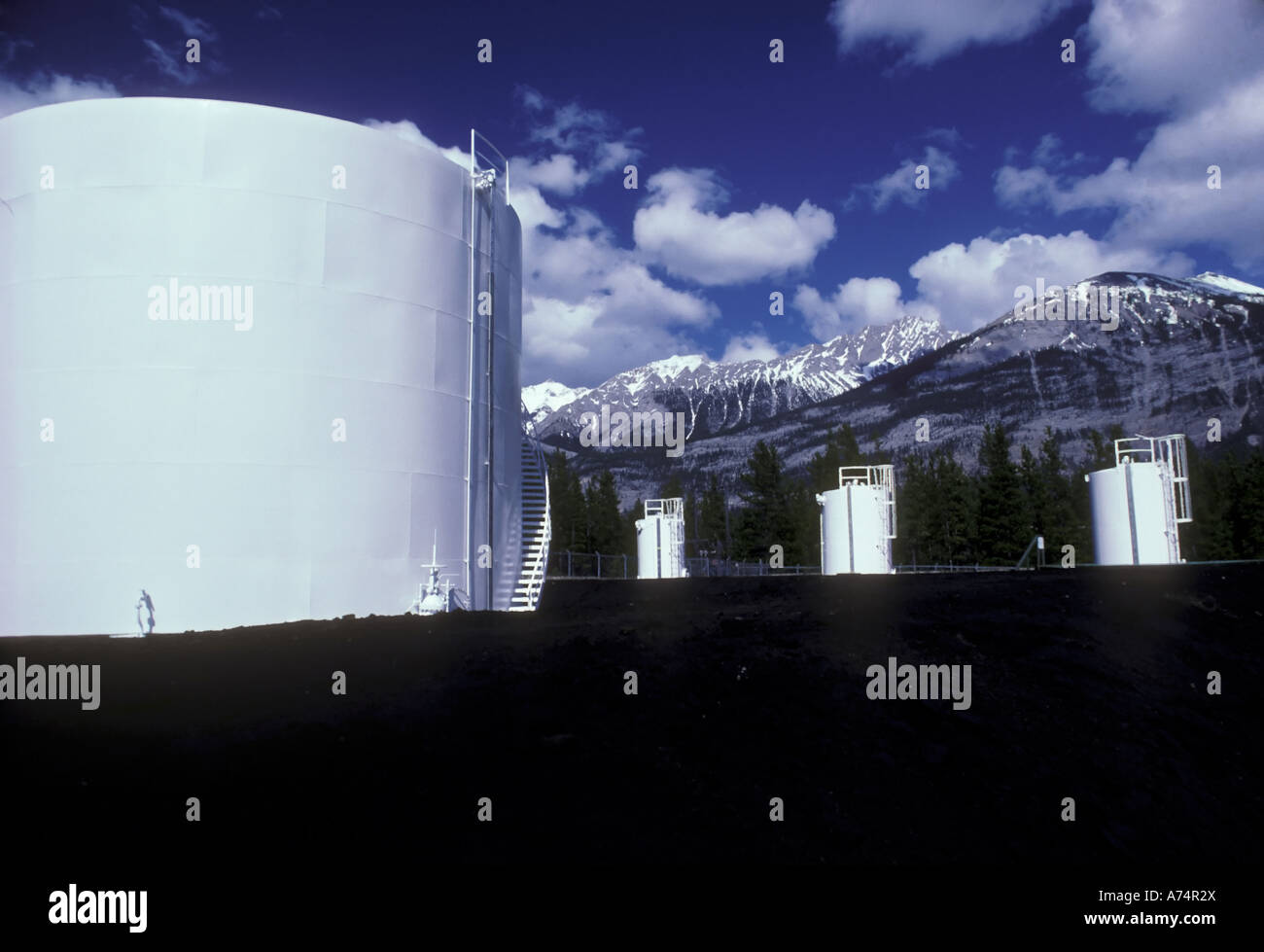 Tank farm valves hi-res stock photography and images - Alamy