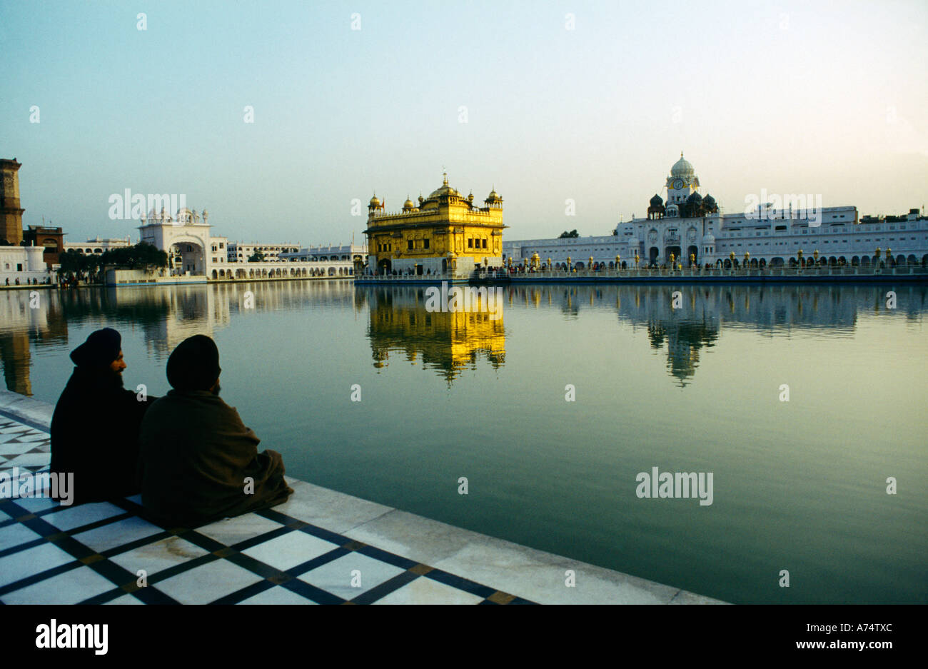 Sikh meditating hi-res stock photography and images - Alamy