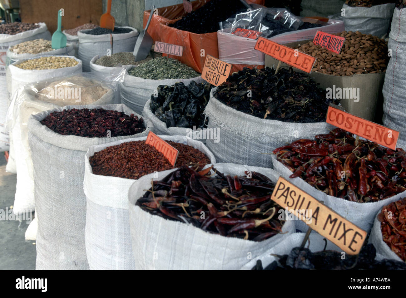 Spice shop mexico hi-res stock photography and images - Alamy