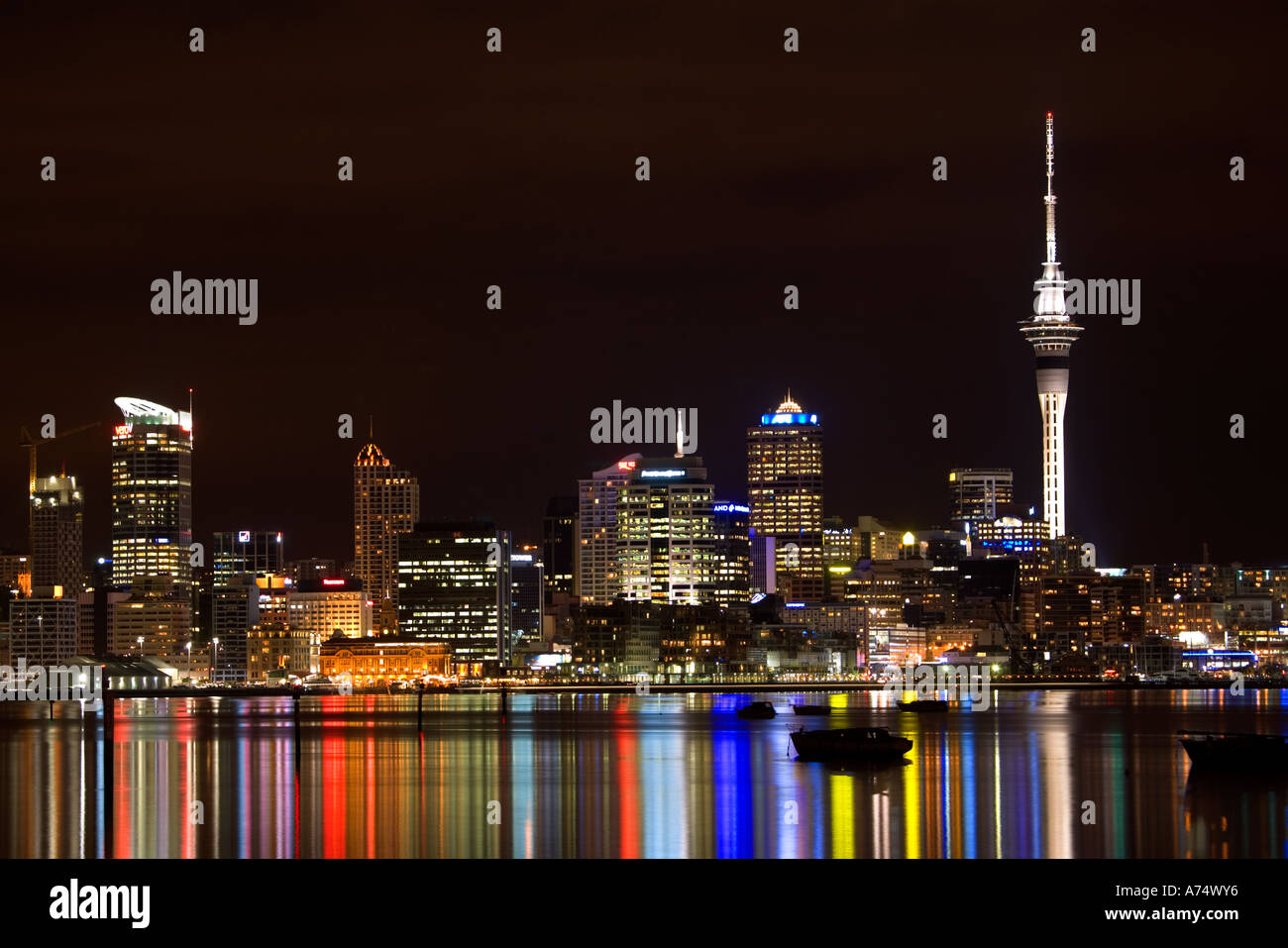 Office block skytower hi-res stock photography and images - Alamy