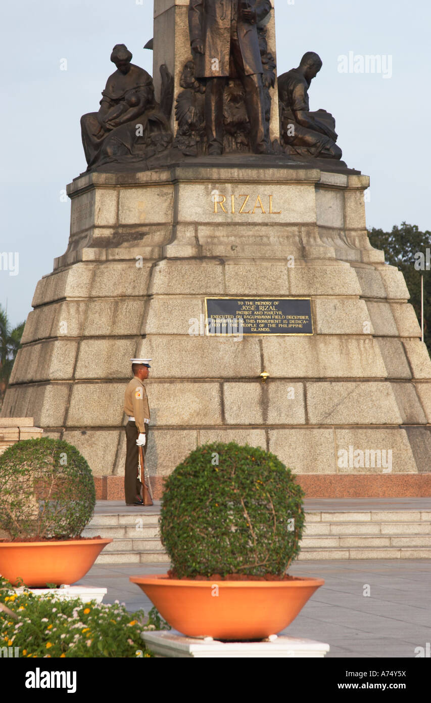 Soldier Standing Guard At Rizal Memorial, Manila Stock Photo - Alamy