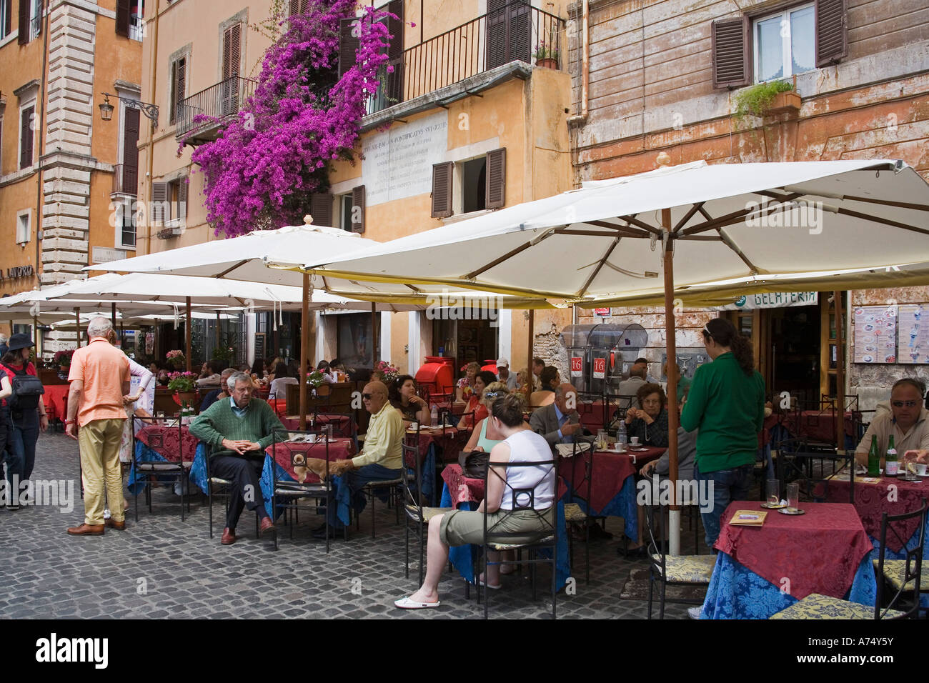 Outdoor cafe in the Piazza Navona Rome Italy Stock Photo - Alamy