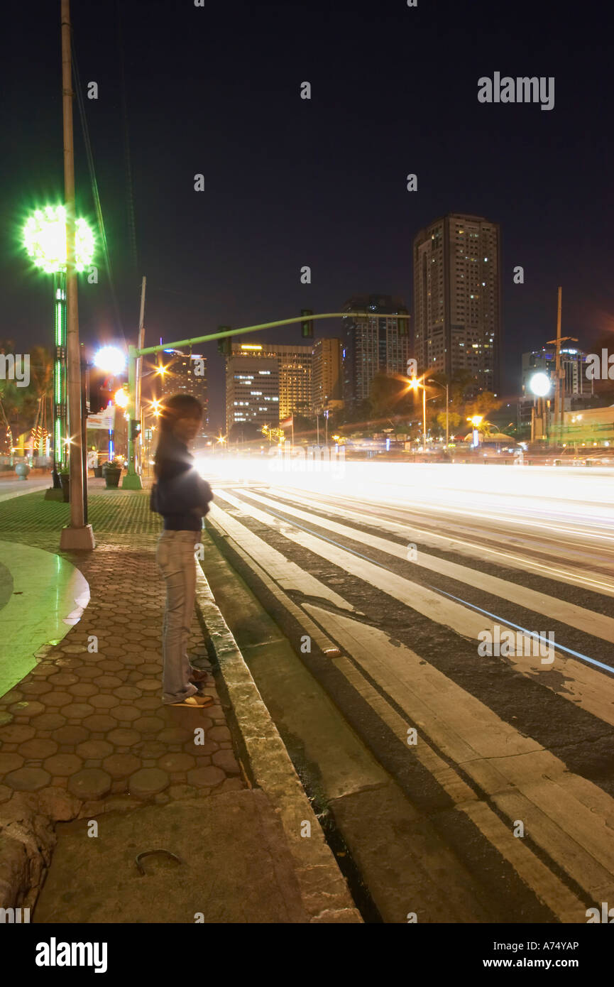 People along manila street philippines hi-res stock photography and ...