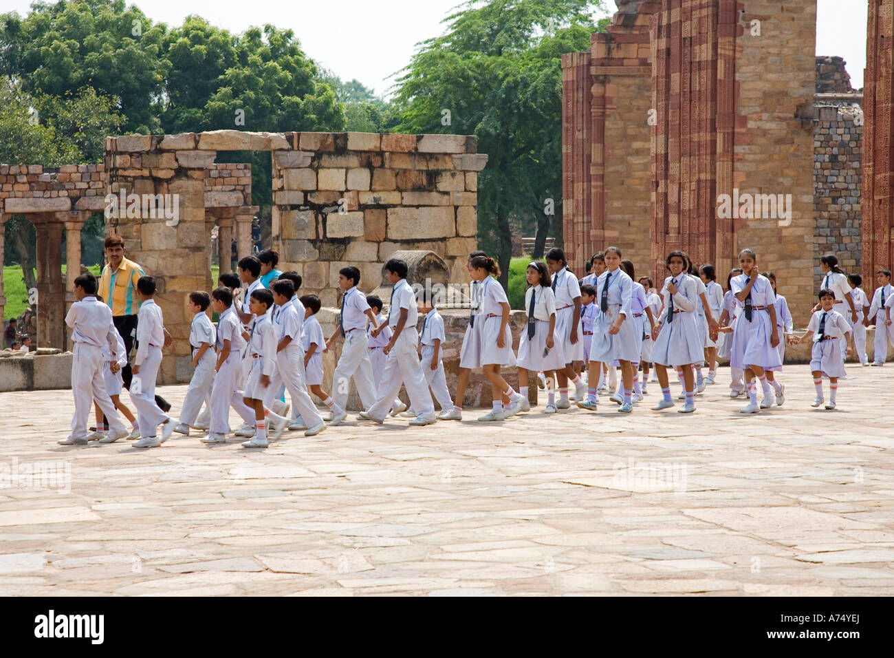 School children at Qutub Minar Complex in New Delhi India Stock Photo ...