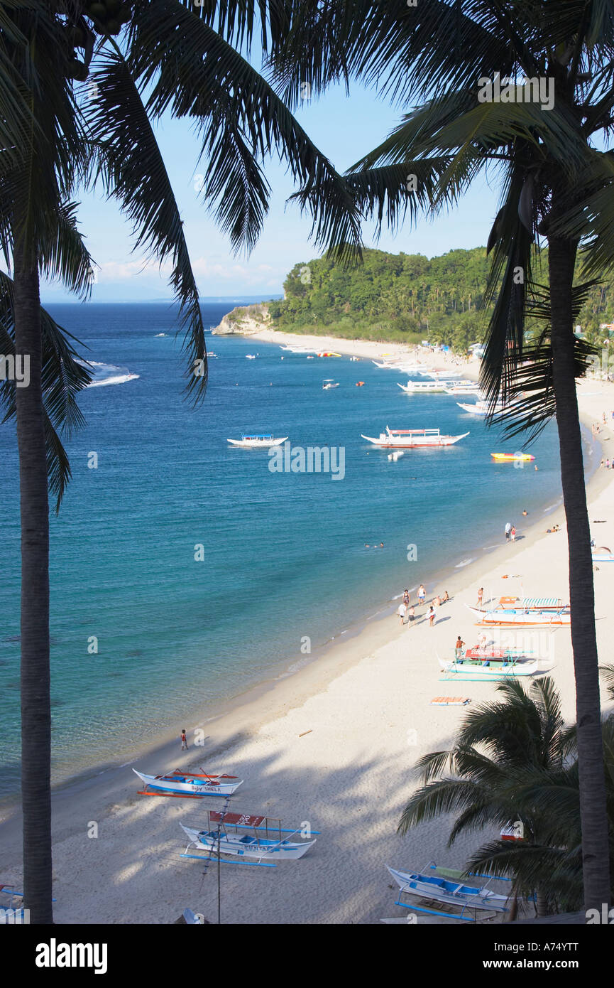 Palm framed beach view hi-res stock photography and images - Alamy