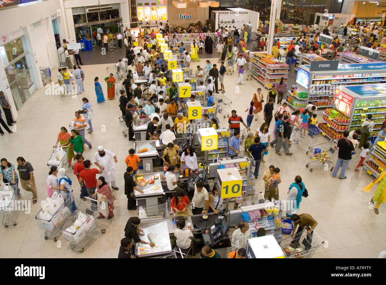 Supermarket checkouts hi-res stock photography and images - Alamy