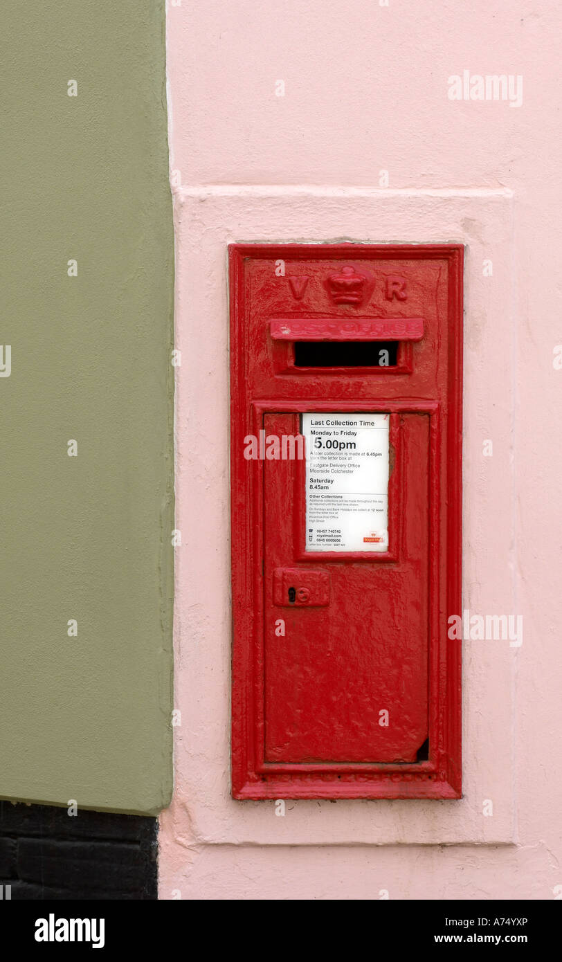 Wall post box hi-res stock photography and images - Alamy
