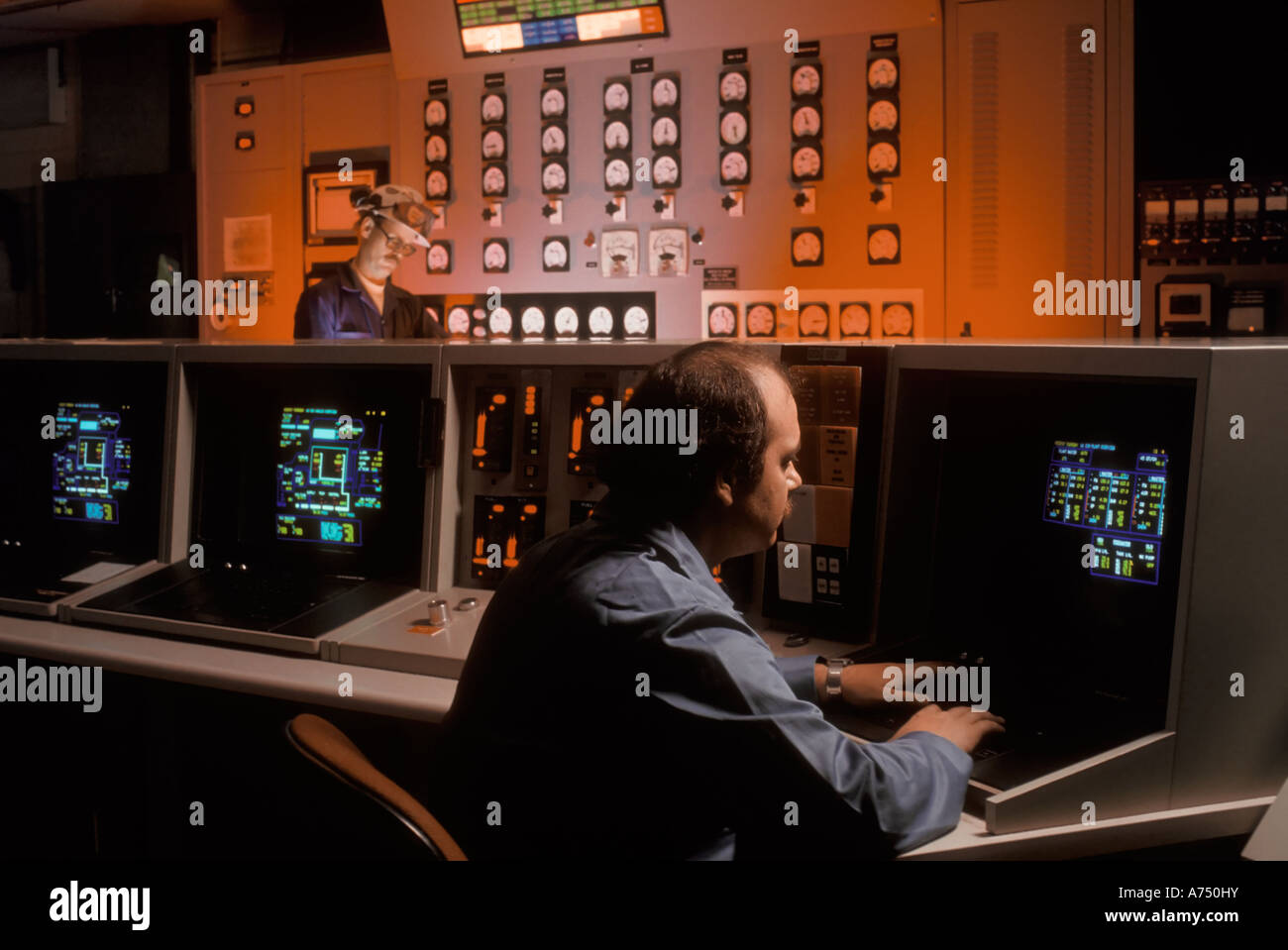 Petrochemical plant control room hi-res stock photography and images ...
