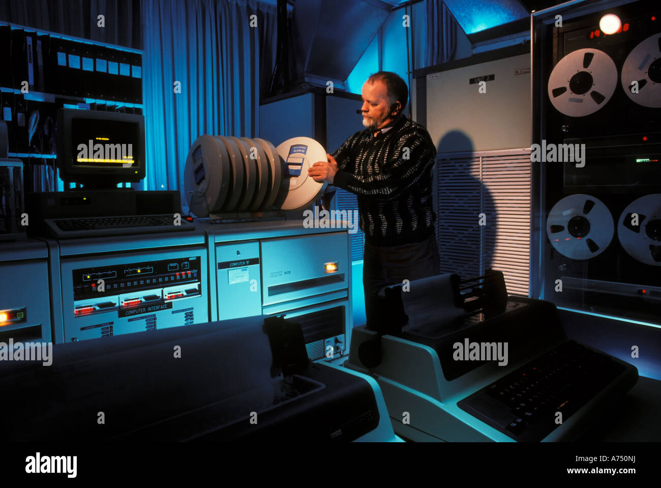 Petrochemical plant control room hi-res stock photography and images ...