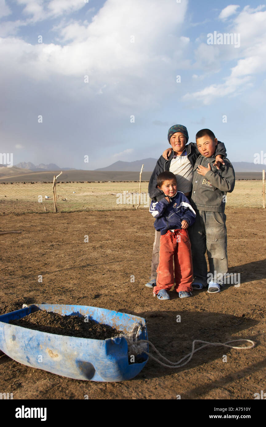 Children doing work farm work hi-res stock photography and images - Alamy
