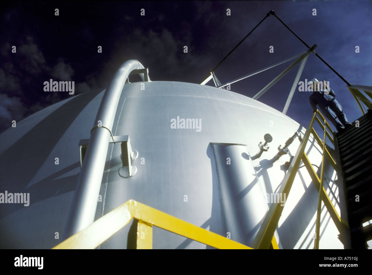Petroleum radio hi-res stock photography and images - Alamy