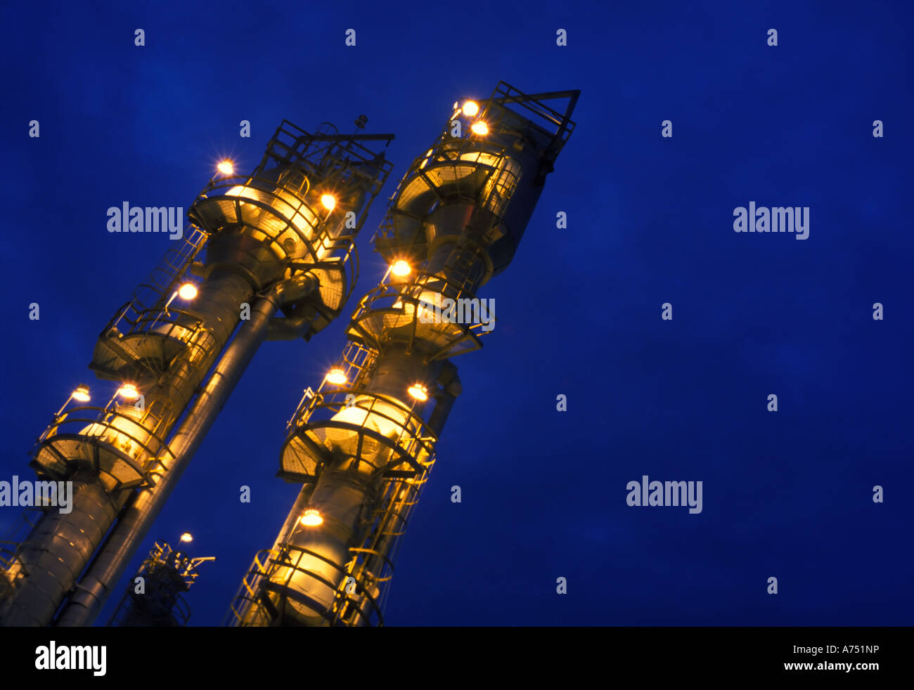 Oil refinery edmonton alberta hi-res stock photography and images - Alamy