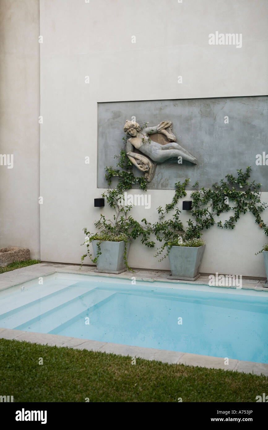 Empty backyard swimming pool Stock Photo - Alamy