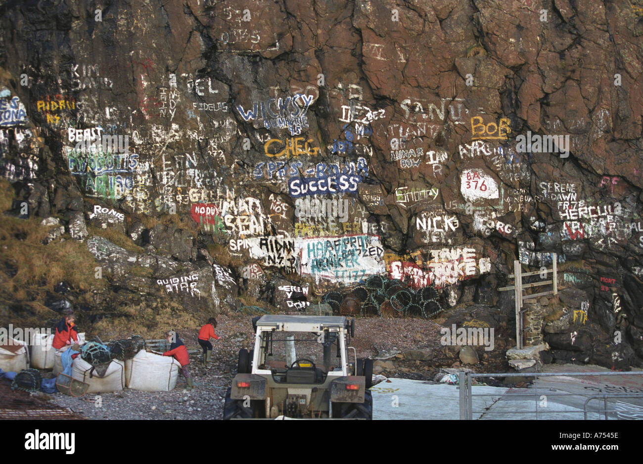 Canna harbour hi-res stock photography and images - Alamy