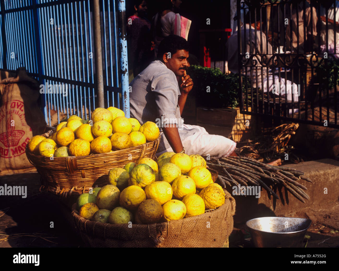 CHALAI MARKET IN TRIVANDRUM KERALA Stock Photo - Alamy