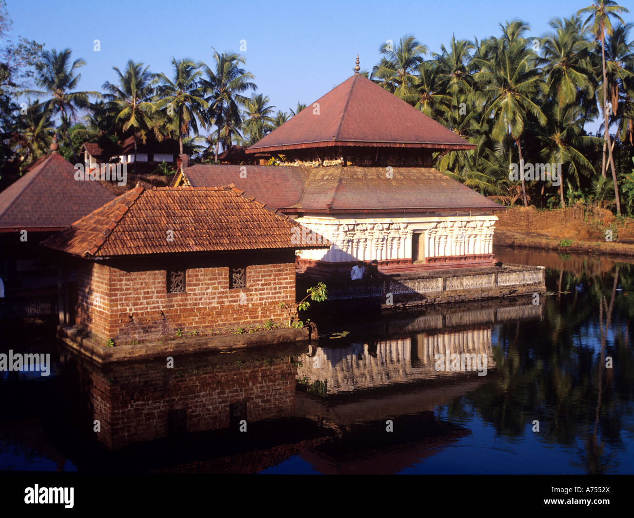 ANANTHAPURA LAKE TEMPLE IN KASARGOD KERALA Stock Photo - Alamy