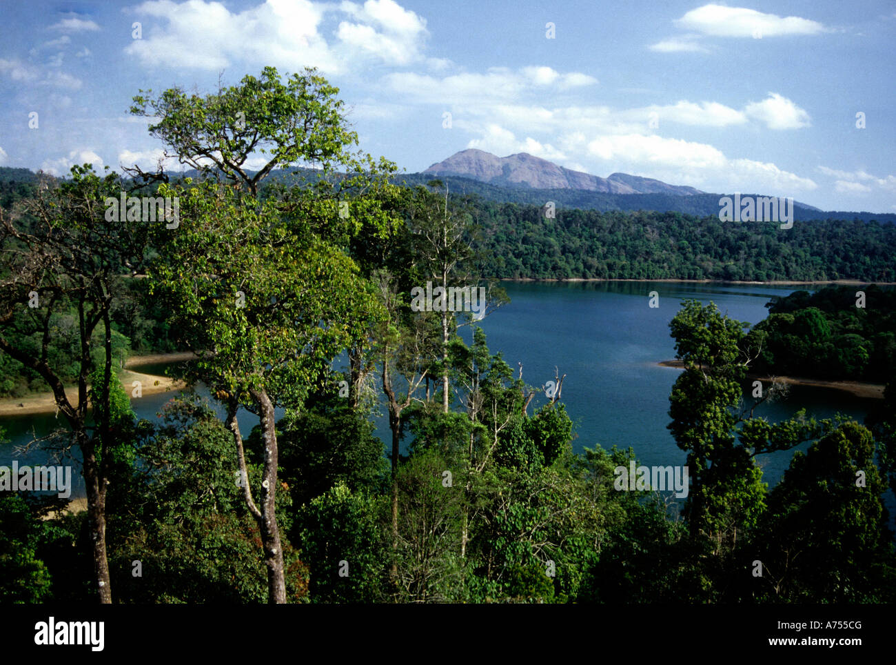 SHOLAYAR RESERVOIR IN THRISSUR DISTRICT KERALA Stock Photo - Alamy