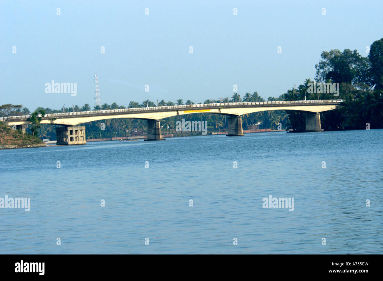 THEVALLY BRIDGE IN ASHTAMUDI LAKE KOLLAM Stock Photo - Alamy