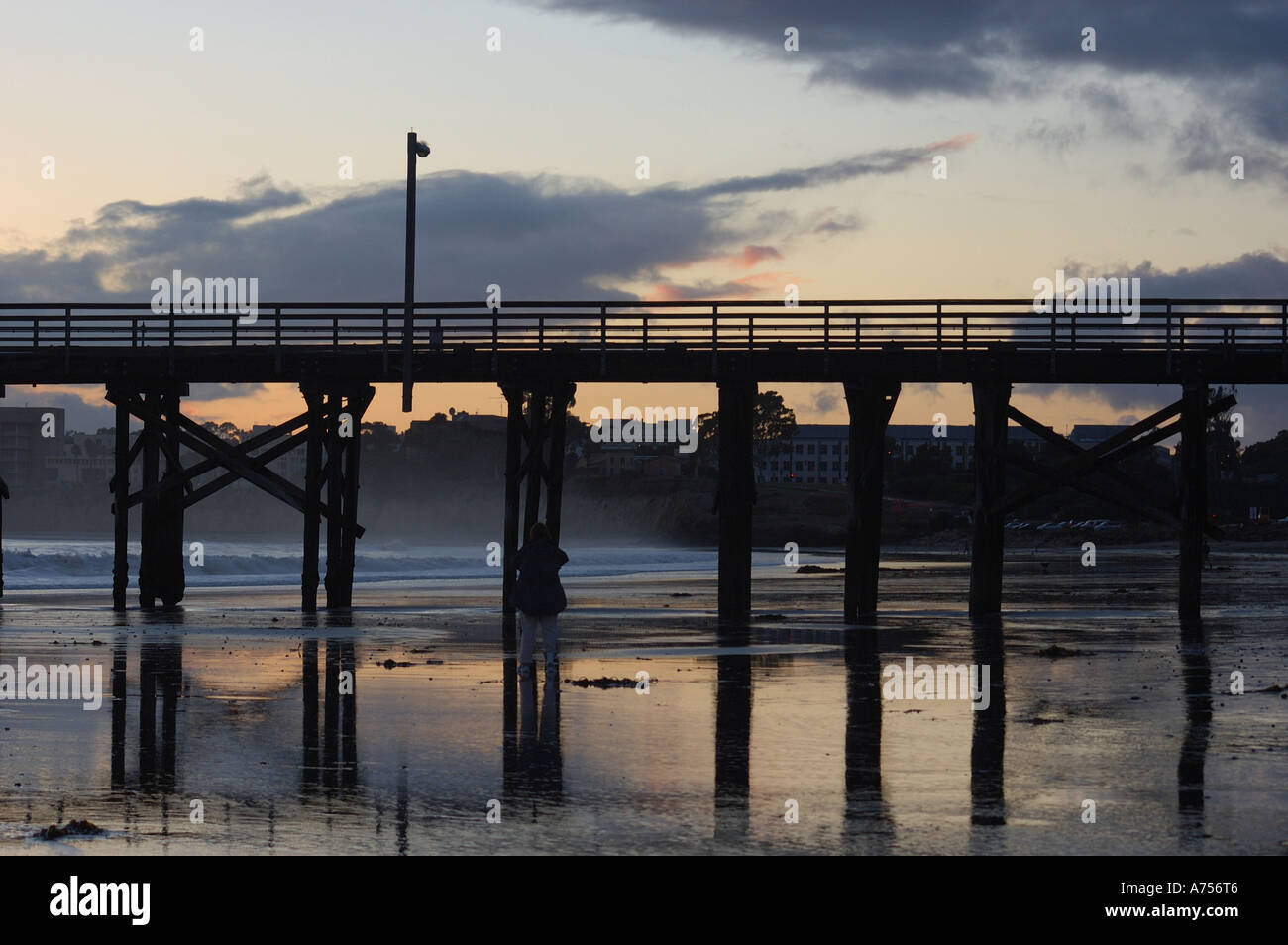 Pier at sunet hi-res stock photography and images - Alamy