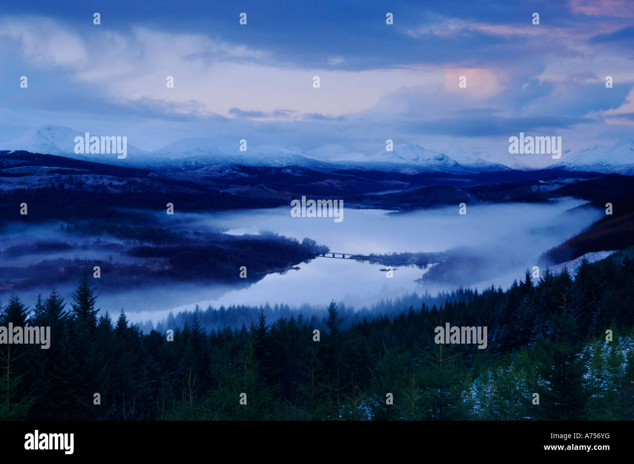 Misty dawn Loch Garry Glen Garry Highlands Scotland UK Stock Photo - Alamy