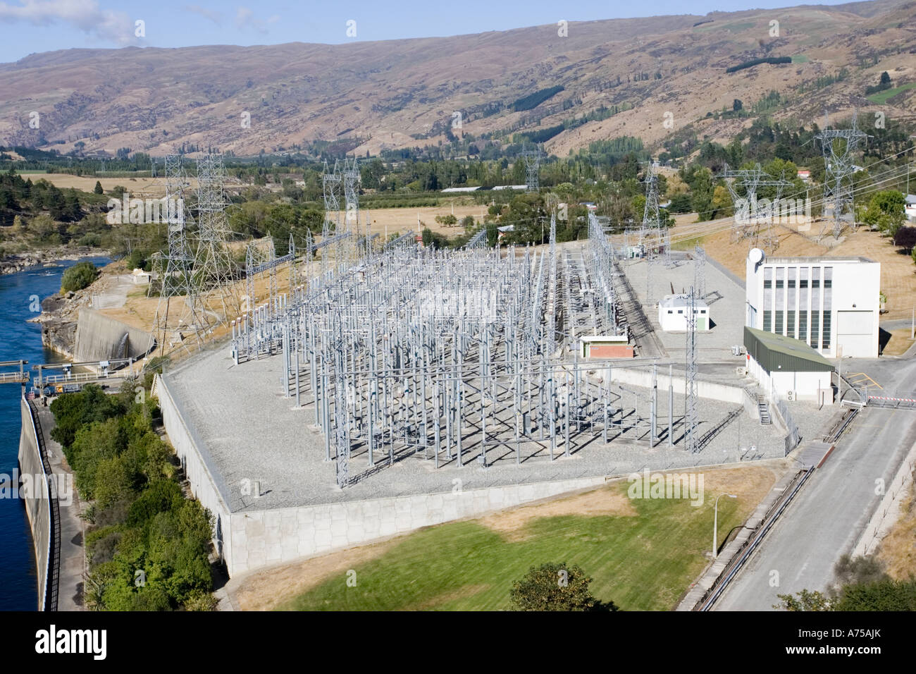 Roxburgh dam hi-res stock photography and images - Alamy