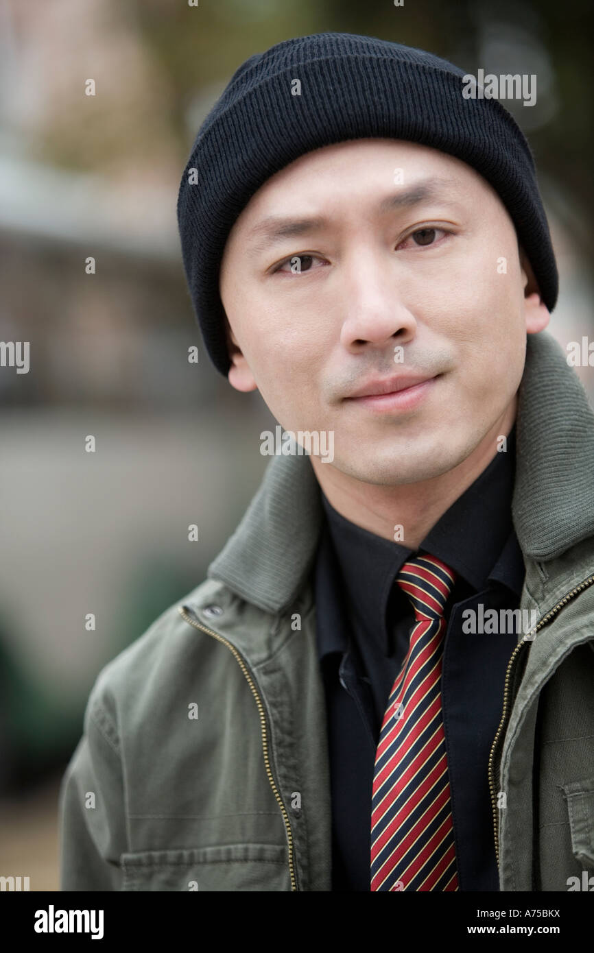 Frowning chinese man hi-res stock photography and images - Alamy
