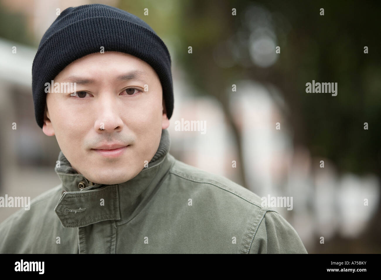 Frowning chinese man hi-res stock photography and images - Alamy
