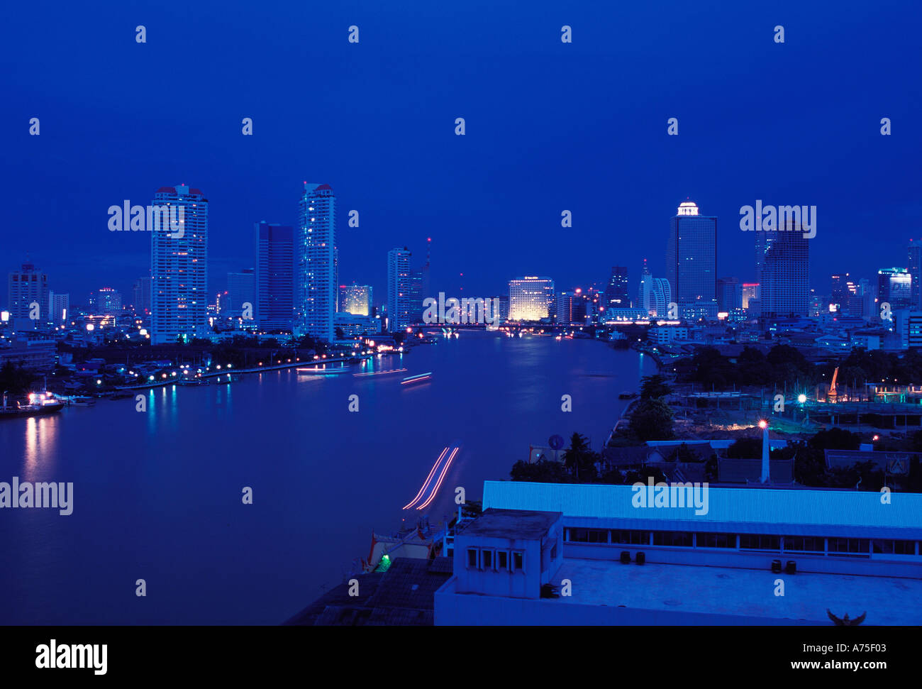 Bangkok grandiose architecture hi-res stock photography and images - Alamy
