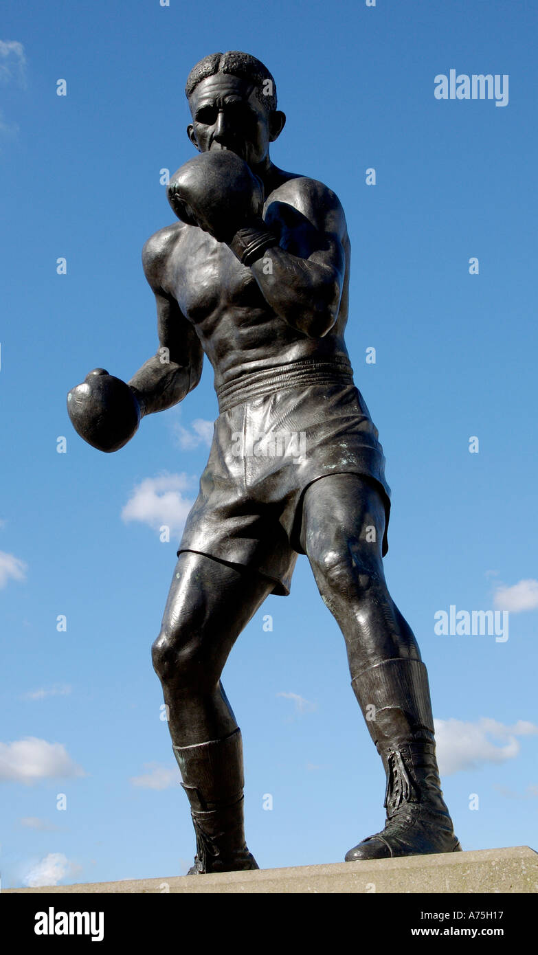 Statue warwick boxer boxing hi-res stock photography and images - Alamy
