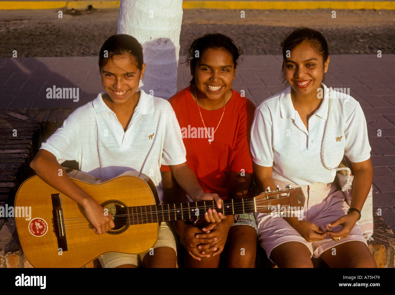 Three mexicans mexican people girls hi-res stock photography and images ...