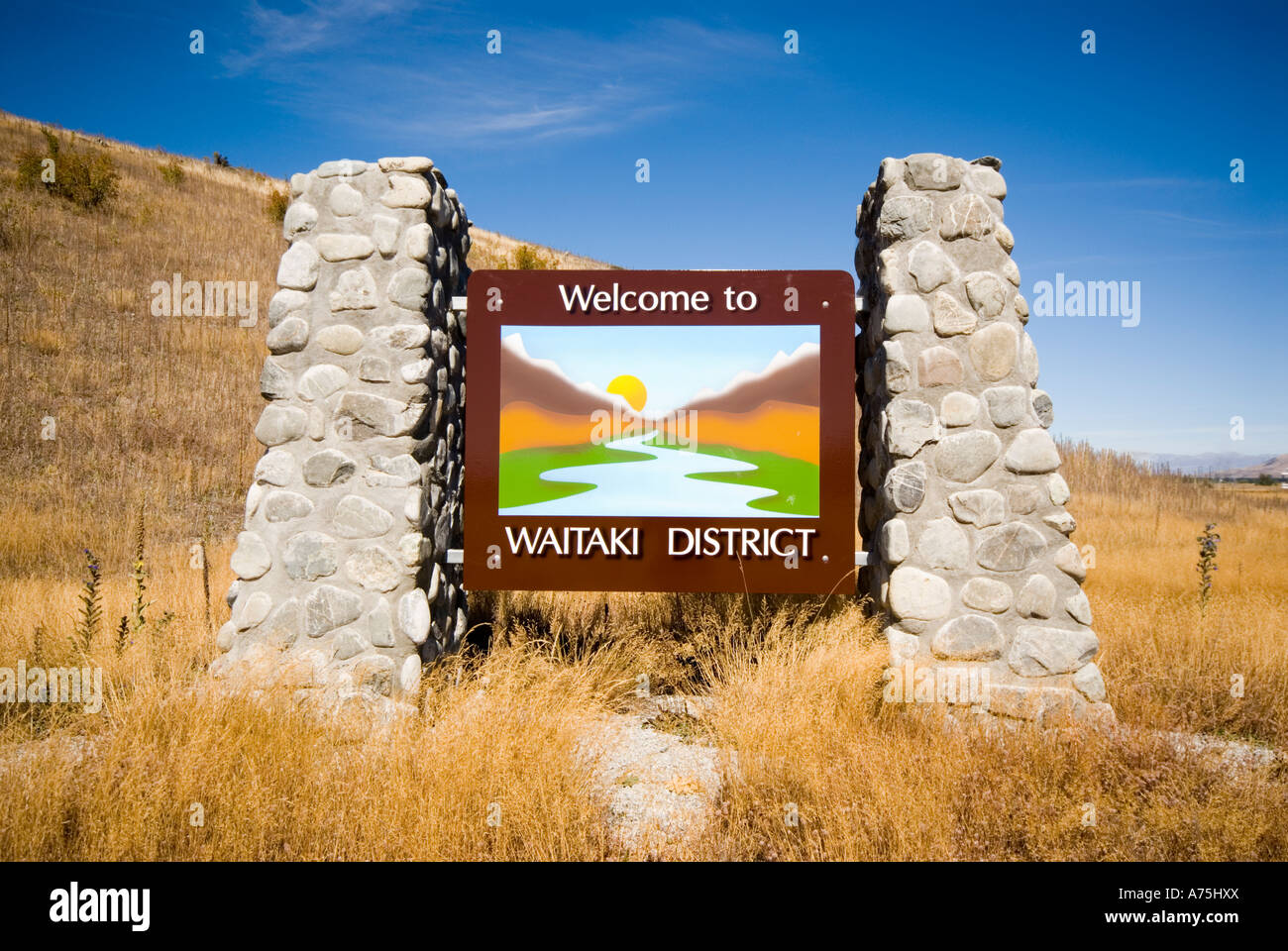 Welcome to Waitaki District sign Stock Photo - Alamy