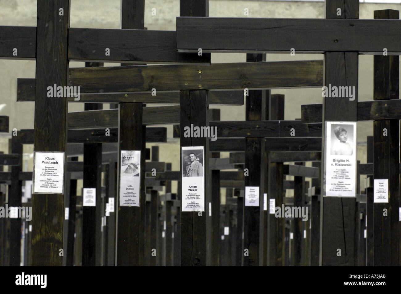 memorial tribute victims crosses checkpoint charlie DDR Stock Photo - Alamy