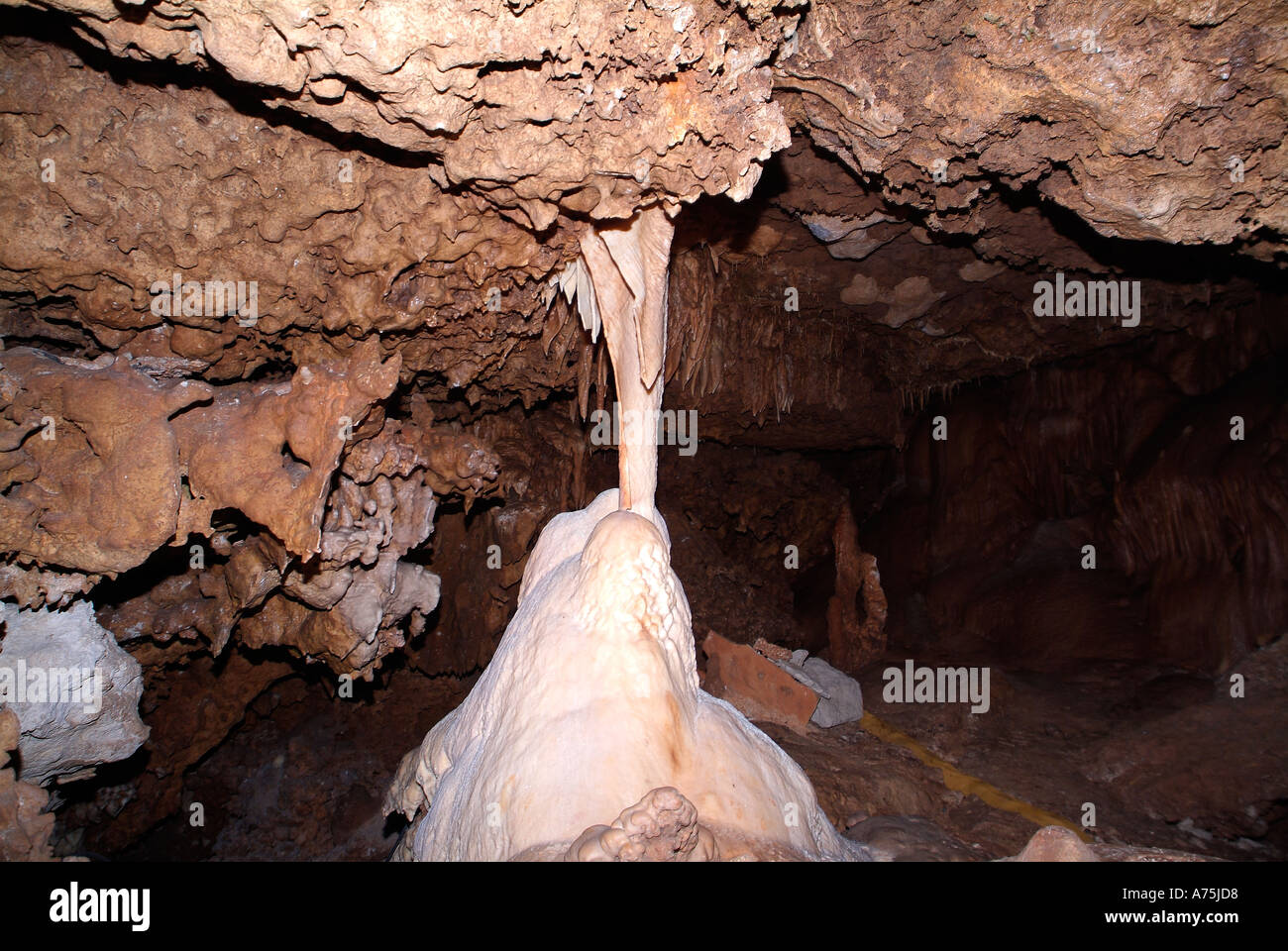 Limestone cave texas hi-res stock photography and images - Alamy
