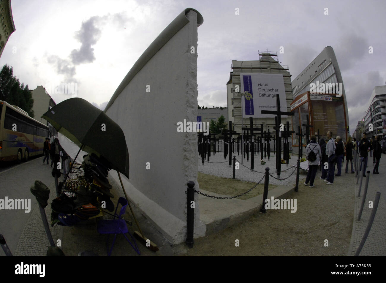 checkpoint charlie us army crosses memorial tribute victim berlin wall ...