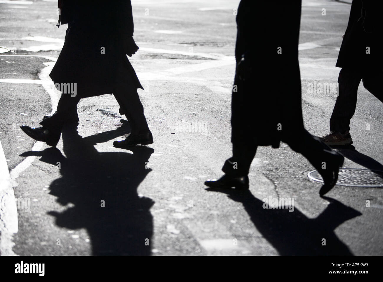 Crowd of people rushing new york city hi-res stock photography and ...