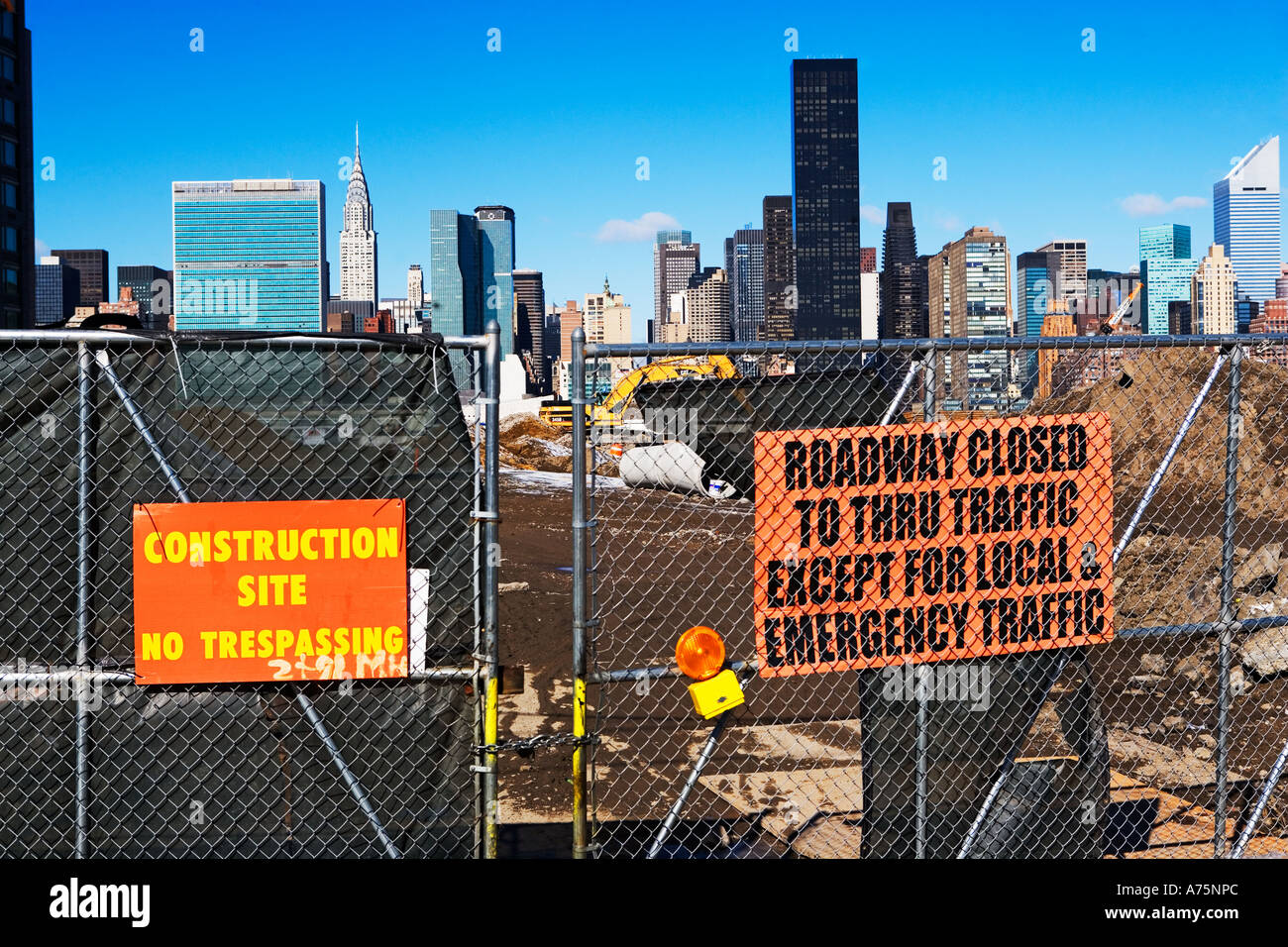 CONSTRUCTION SITE AND NEW YORK CITY Stock Photo - Alamy