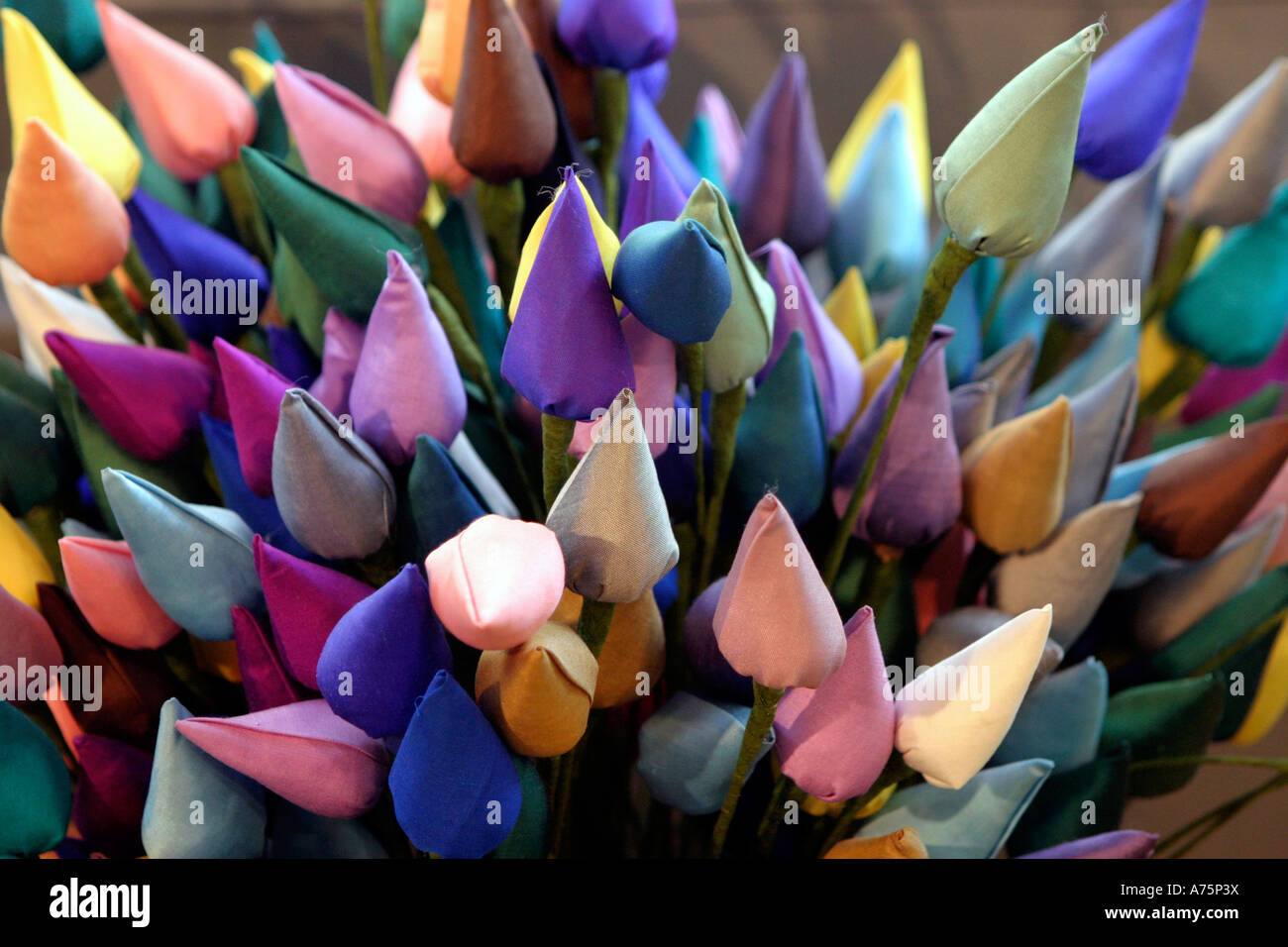 Real fake flowers hi-res stock photography and images - Alamy