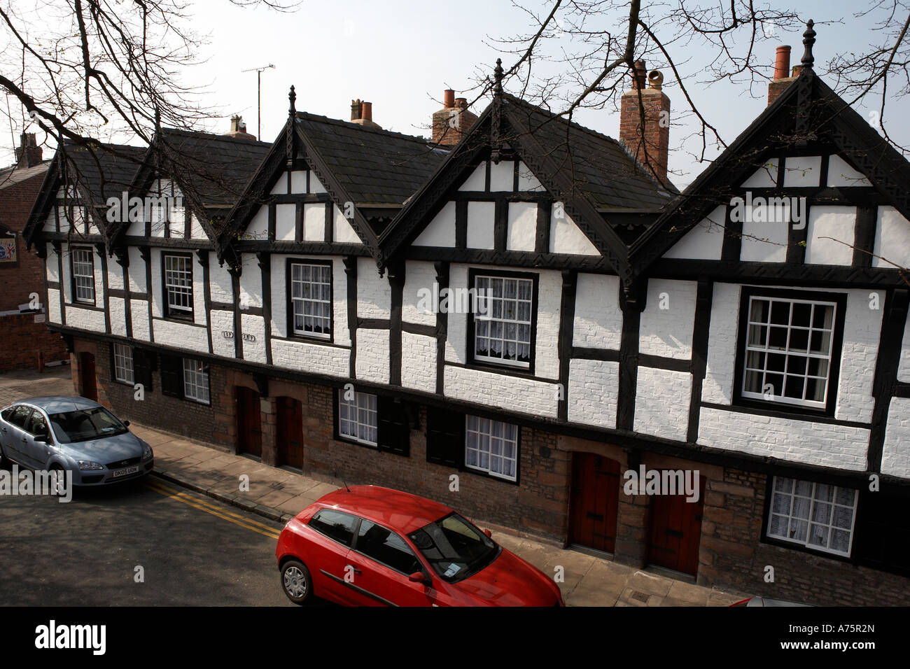 Arms houses hi-res stock photography and images - Alamy