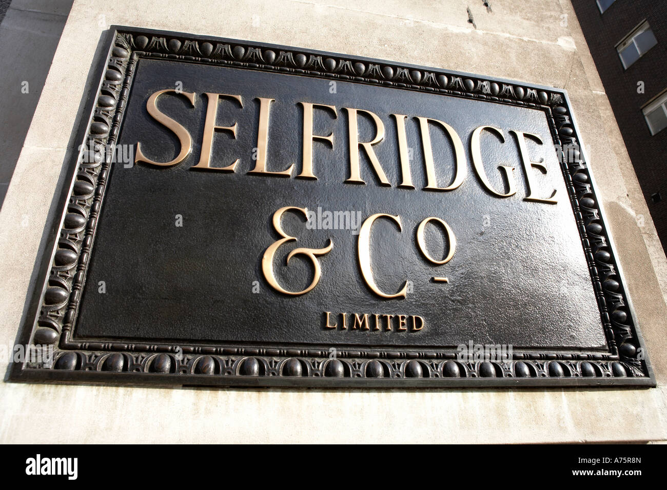 Selfridges department store sign hi-res stock photography and images ...