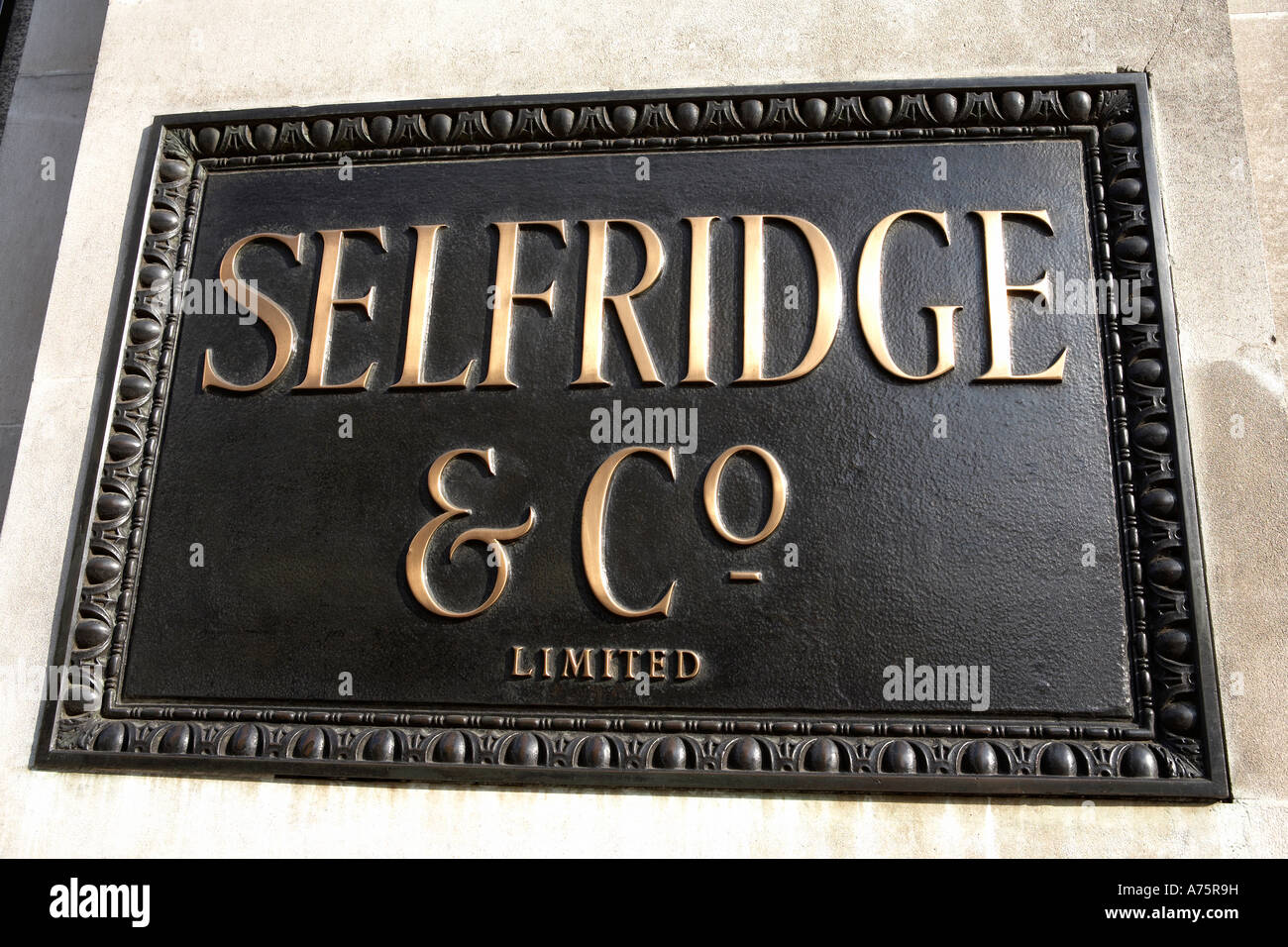Selfridges department store sign hi-res stock photography and images ...