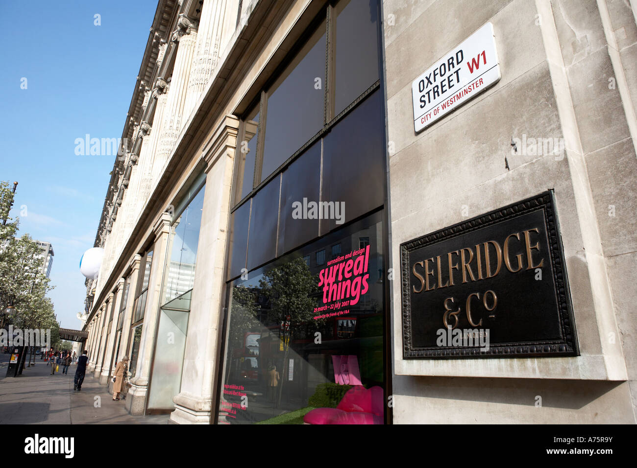 Selfridges department store sign hi-res stock photography and images ...
