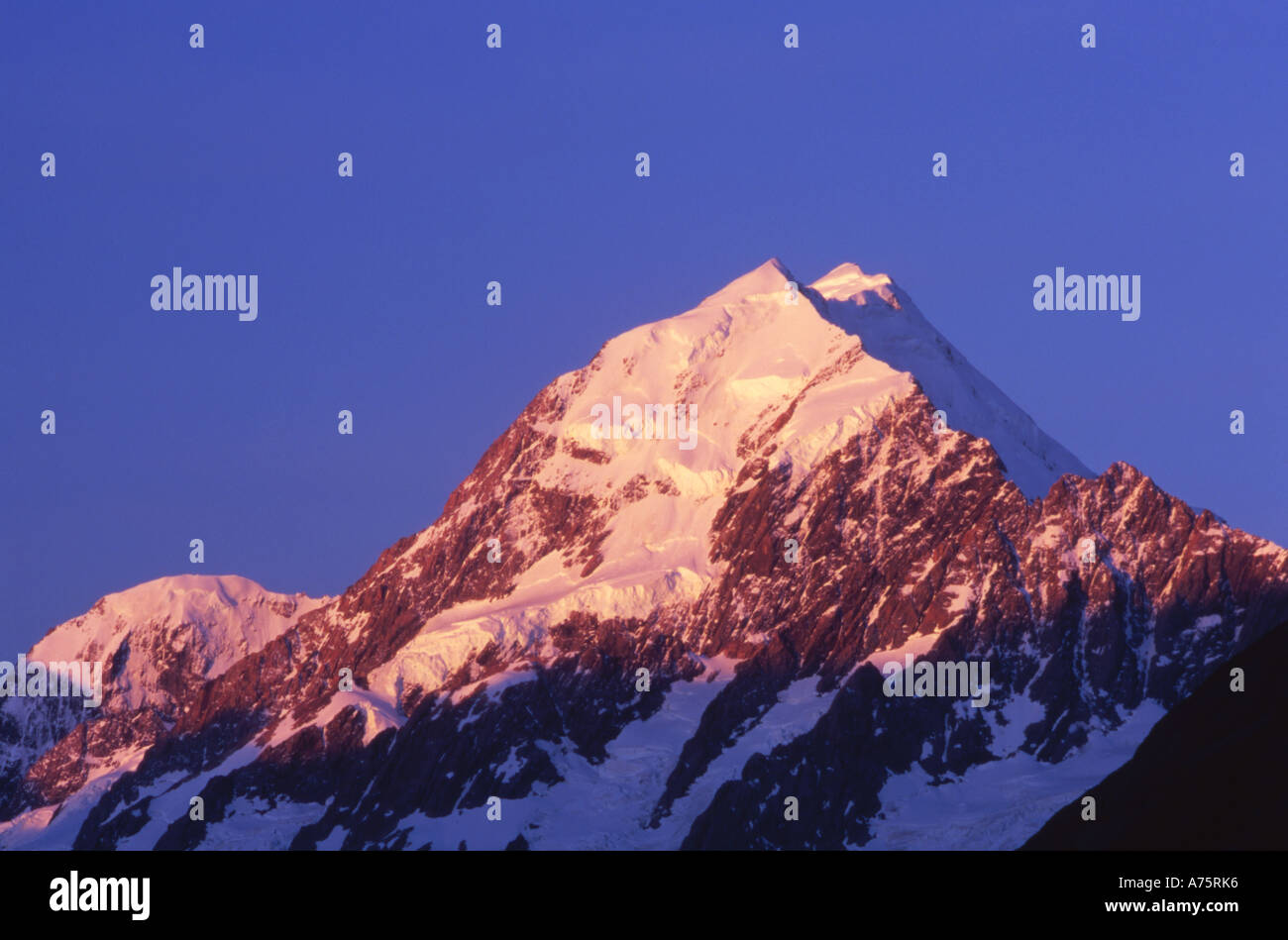Mount aoraki hi-res stock photography and images - Alamy