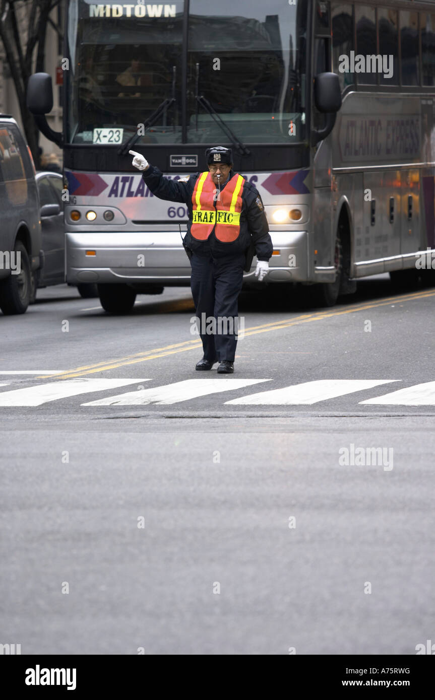 Caring policeman hi-res stock photography and images - Alamy