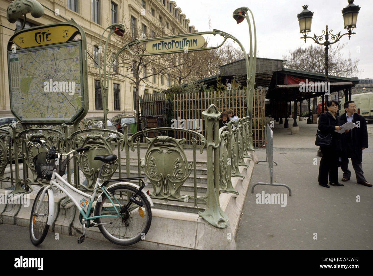 Metro paris france ile de la cite hi-res stock photography and images ...