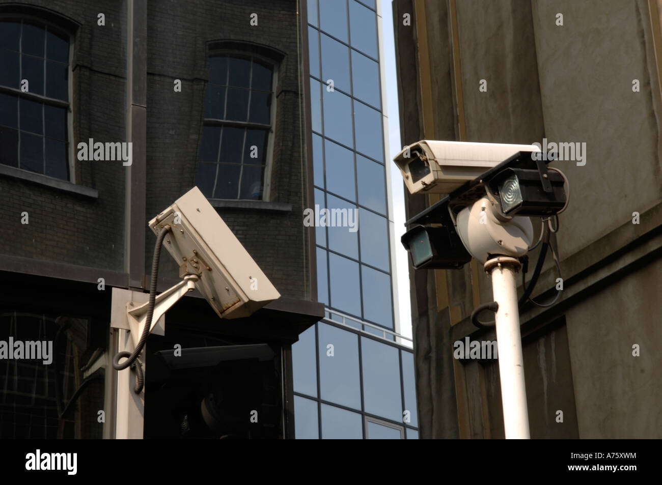 Closed 1984 hi-res stock photography and images - Alamy